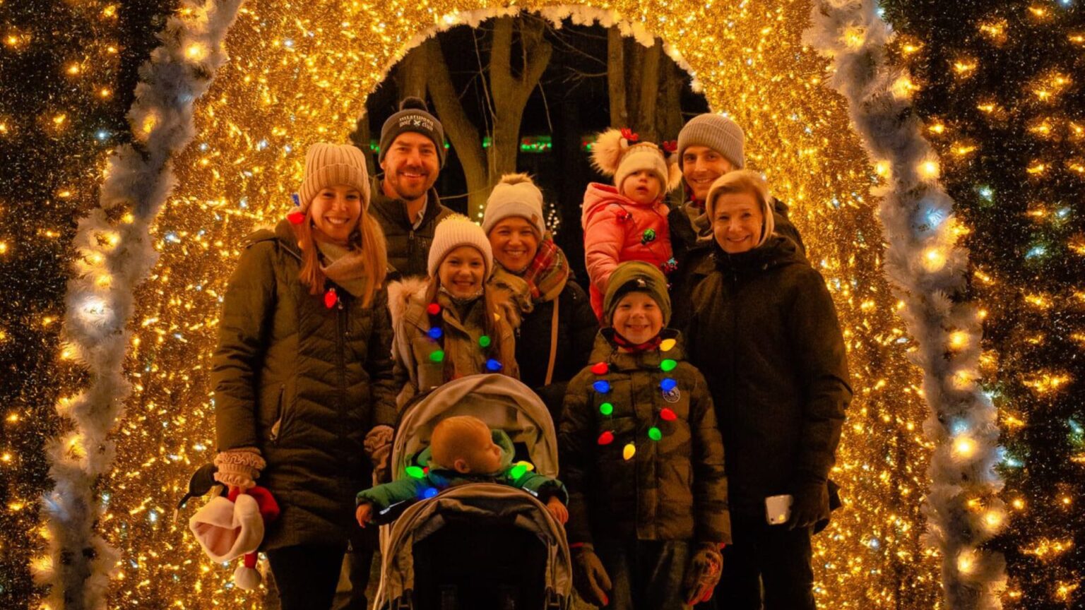 Winter City Lights | Christmas Light Show